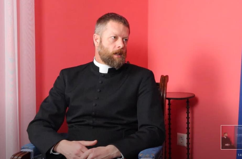 James Mawdsley: Ein Priester gegen die Corona-Diktatur