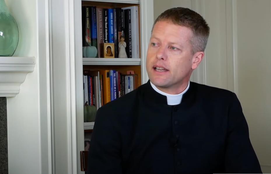 Pater James Mawsdley: Ein Priester gegen die Corona-Diktatur