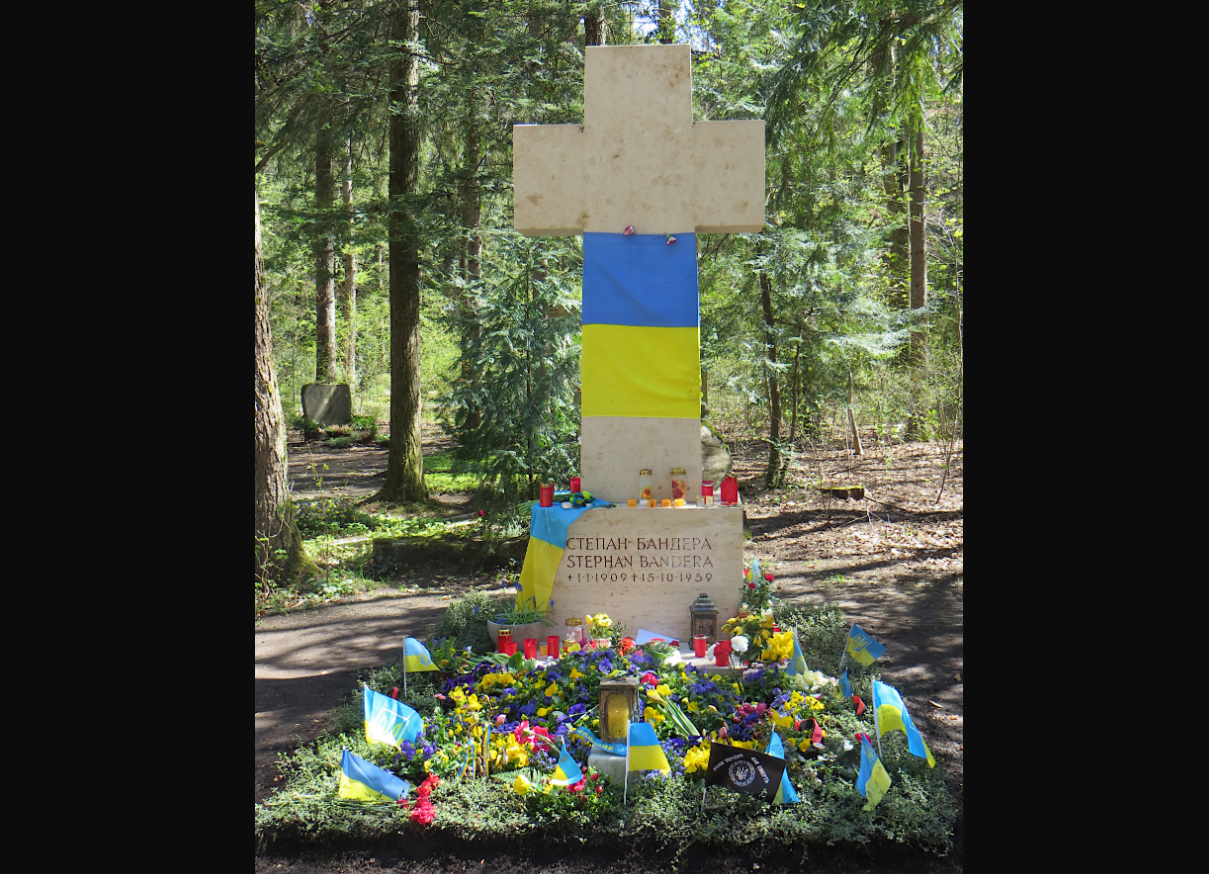 Wie die Ukraine den Nazi Bandera anbetet