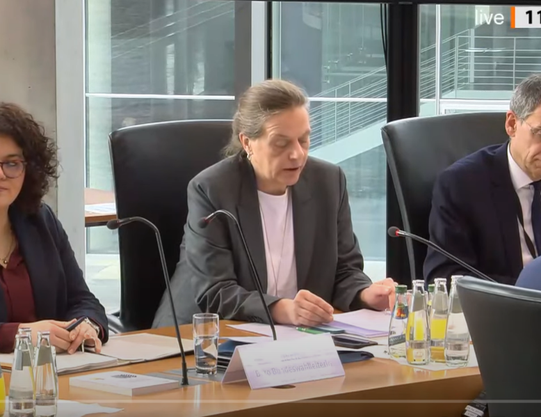 Scholz lässt Bundwahlleiterin verkünden, grundgesetzkonforme Wahl sei ...